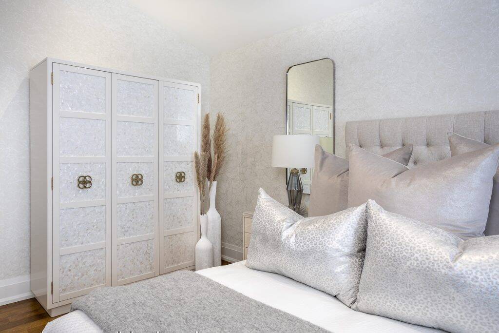 Project Roxy - Niche Decor